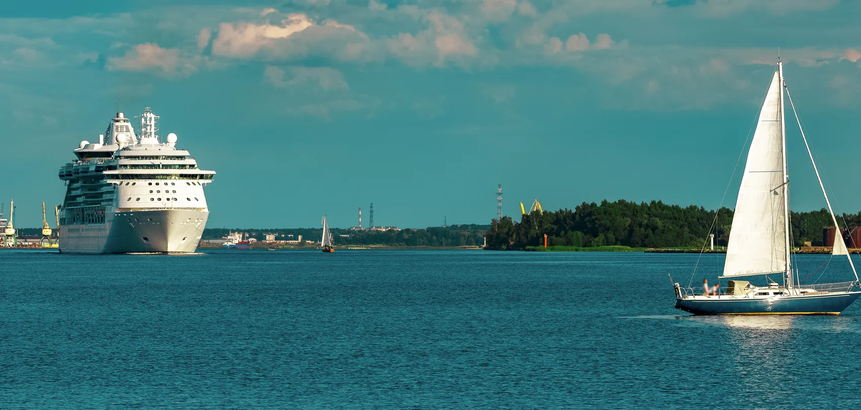 Your Guide to Tender Ports & Tender Boats on a Cruise – CruiseBooking.com